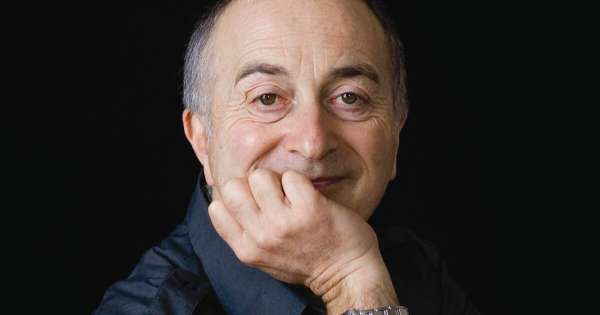 Sir Tony Robinson :: Greene & Heaton