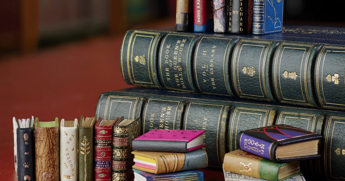 Sarah Waters announced as a contributor to the miniature library of ...